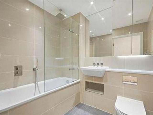3 Bedrooms Flat for sale in Wellesley Road, London, London CR0