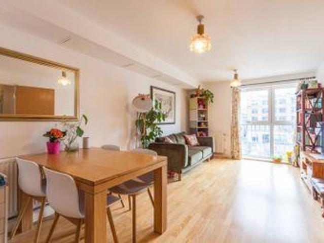 3 Bedrooms Flat for sale in Wellesley Terrace, Old Street N1