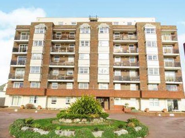 3 Bedrooms Flat for sale in West Parade, Worthing BN11