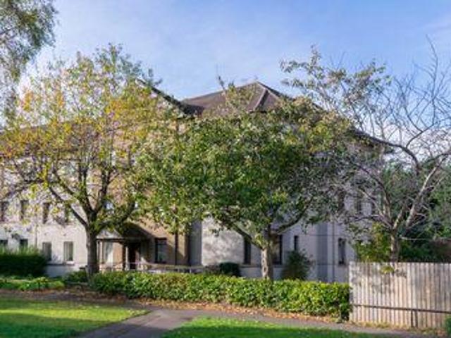 3 Bedrooms Flat for sale in West Pilton Drive, West Pilton, Edinburgh EH4