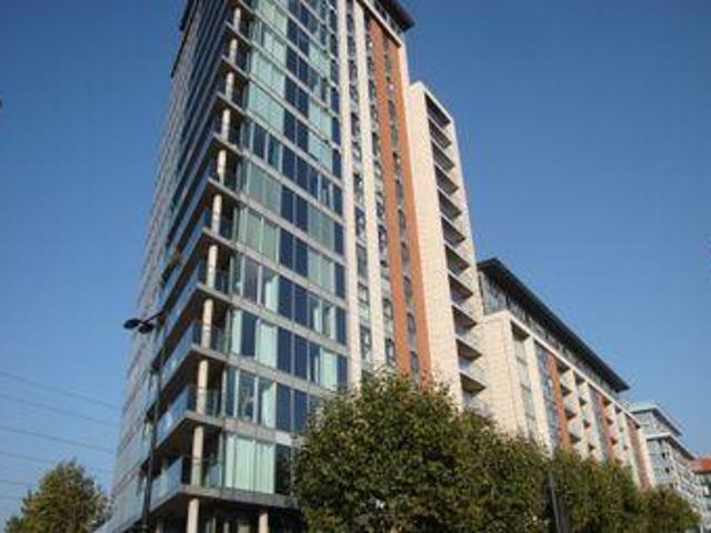 3 Bedrooms Flat for sale in Western Gateway, London E16