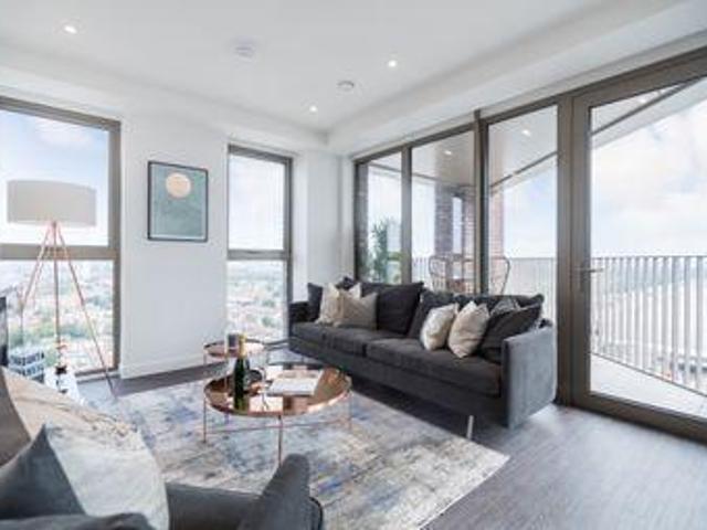 3 Bedrooms Flat for sale in Western Gateway, London E16