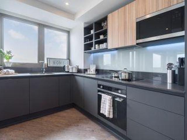 3 Bedrooms Flat for sale in Western Gateway, London E16