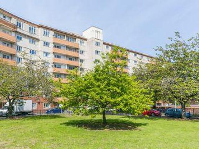 3 Bedrooms Flat for sale in Westfield Court, Gorgie, Edinburgh EH11