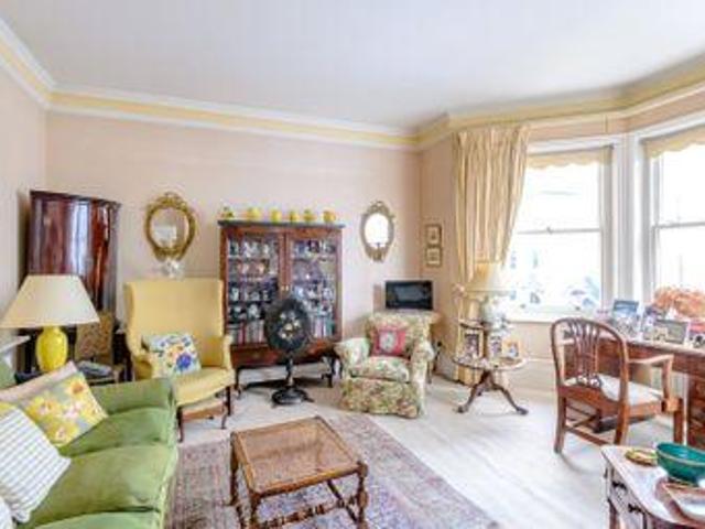 3 Bedrooms Flat for sale in Whittingstall Road, London SW6