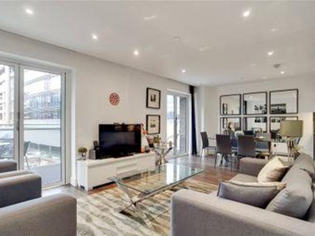 3 Bedrooms Flat for sale in Wiverton Tower, Aldgate Place, 4 New Drum Street, London E1