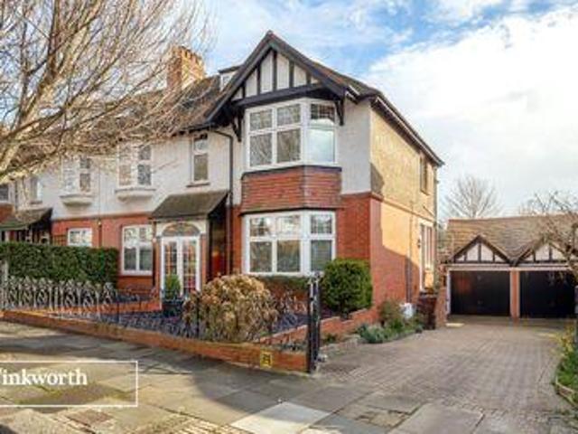 3 Bedrooms Flat for sale in Wilbury Crescent, Hove, East Sussex BN3
