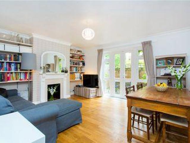 3 Bedrooms Flat for sale in Winkworth Court, Charles Square Estate, London N1