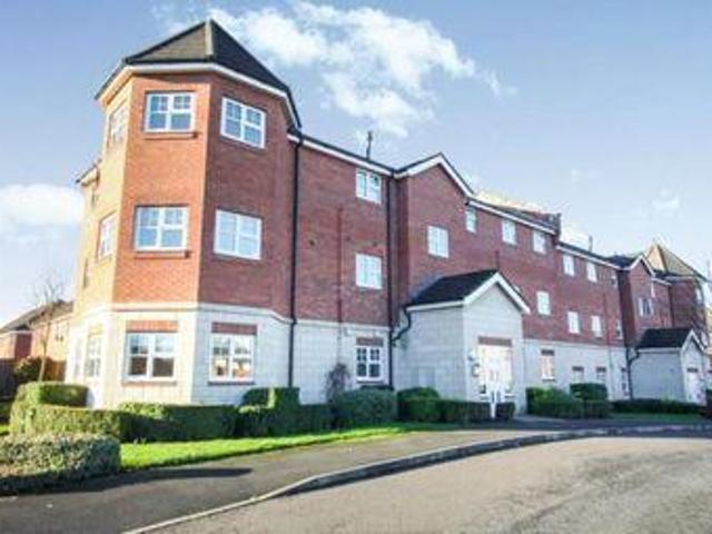 3 Bedrooms Flat for sale in The Elms, Sandbach Drive, Northwich, Cheshire CW9