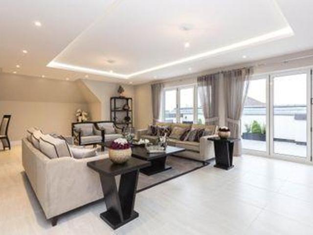 3 Bedrooms Flat for sale in The Penthouse, Amaris Lodge, Old Park Road, Enfield EN2