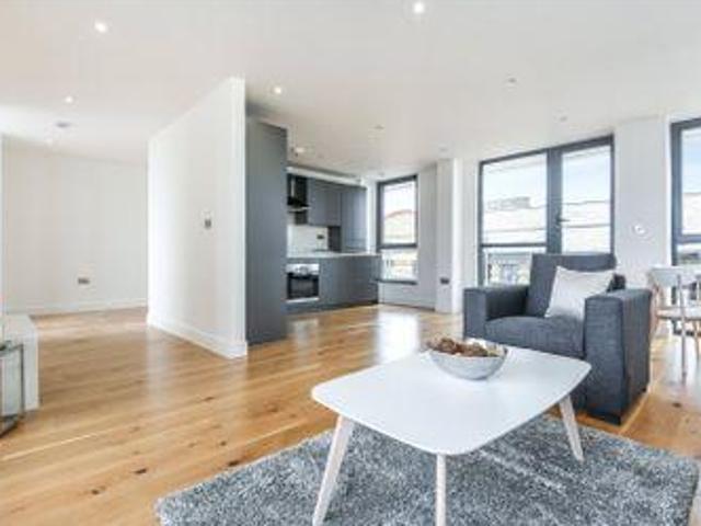 3 Bedrooms Flat for sale in Tyssen Street, London E8