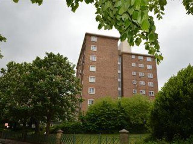 3 Bedrooms Flat for sale in Urmston Drive, London SW19