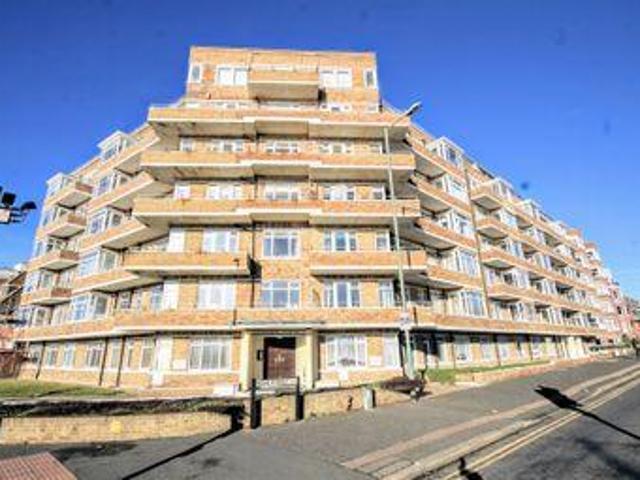 3 Bedrooms Flat for sale in Viceroy Lodge, Kingsway, Hove BN3