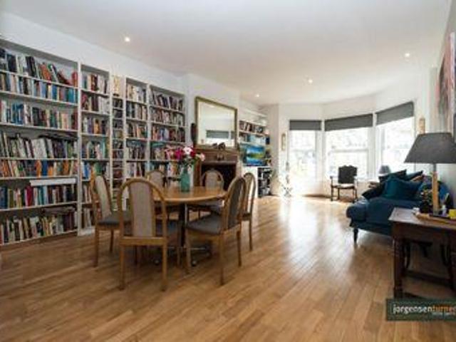 3 Bedrooms Flat for sale in Victoria Road, Flat 2, London NW6