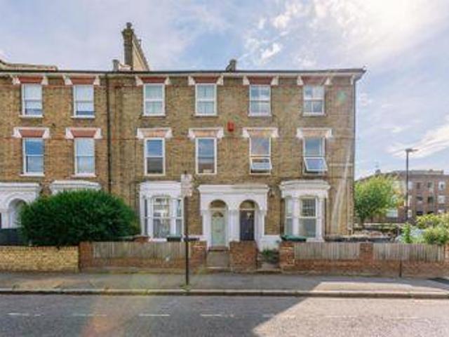 3 Bedrooms Flat for sale in Victoria Road, London N4