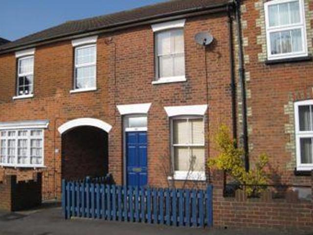 3 Bedrooms for rent in Markenfield Road, Guildford, Surrey GU1