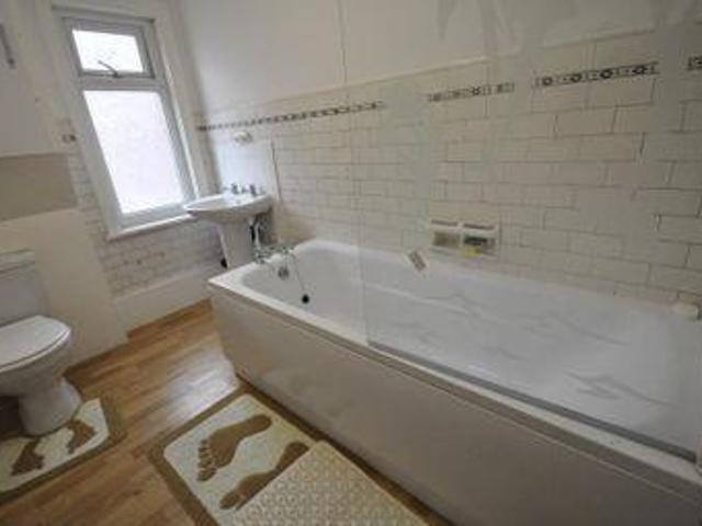 3 Bedrooms for rent in Mayville Avenue, Hyde Park, Leeds LS6