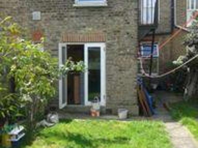 3 Bedrooms for rent in Mexfield Road, London SW15