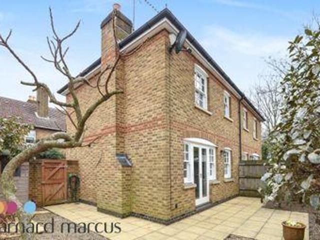 3 Bedrooms for rent in Michels Row, Richmond, Surrey TW9