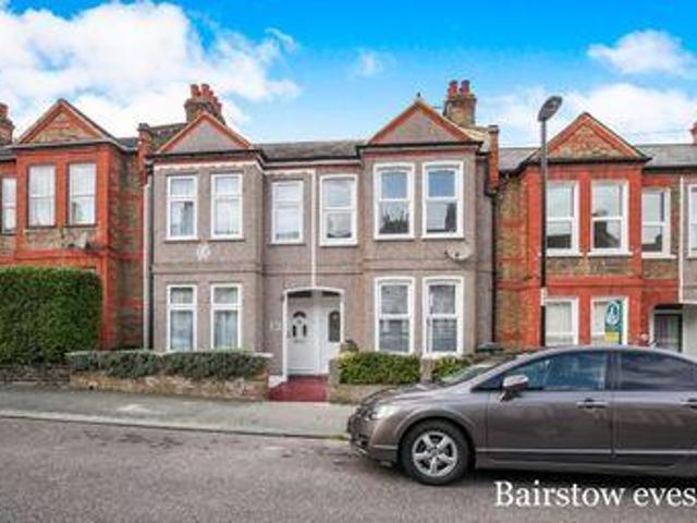 3 Bedrooms for rent in Neuchatel Road, London SE6