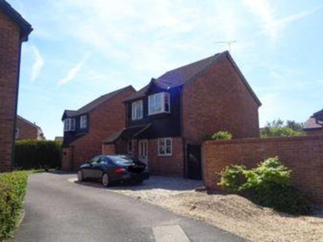 3 Bedrooms for rent in Nevis Close, Sparcells, Swindon SN5