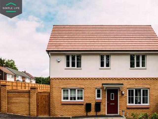 3 Bedrooms for rent in Nixon Phillips Drive, Hindley Green, Wigan WN2