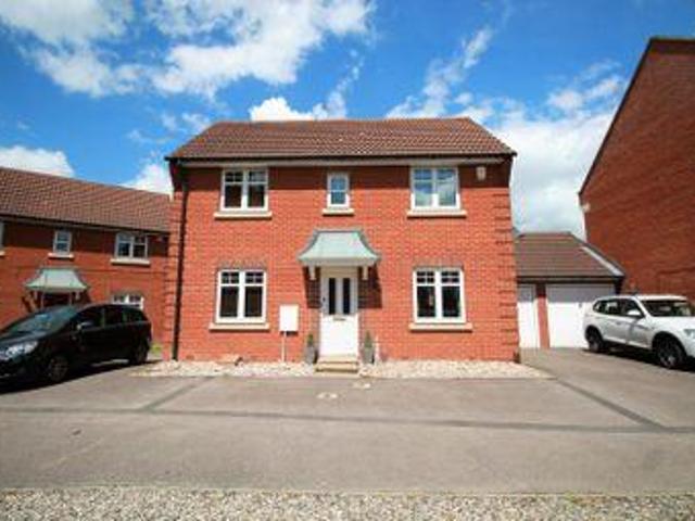 3 Bedrooms for rent in Oxford Close, Romford RM2