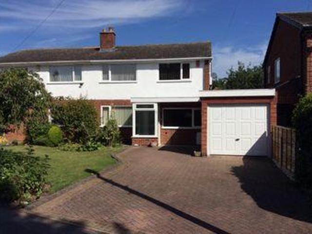 3 Bedrooms for rent in Oakfields Way, Catherine De Barnes, Solihull B91