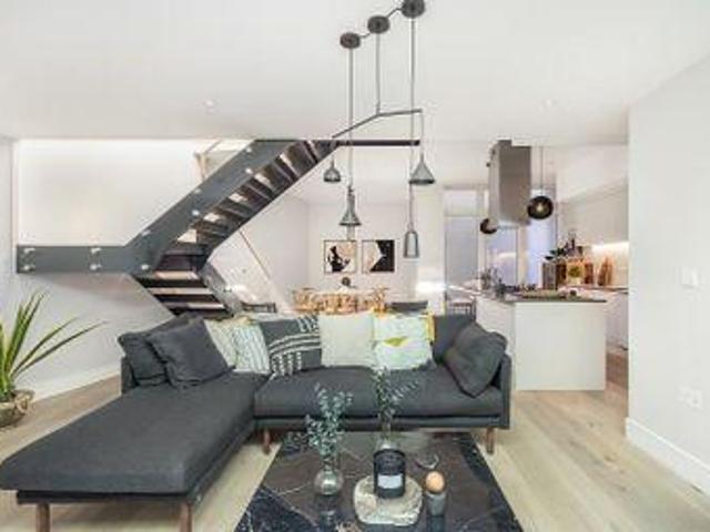 3 Bedrooms for rent in Avery Walk, Battersea SW11