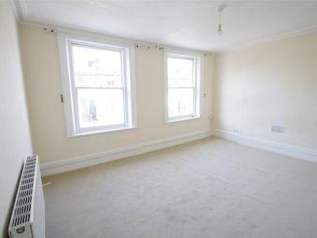 3 Bedrooms for rent in Adelaide Grove, London W12