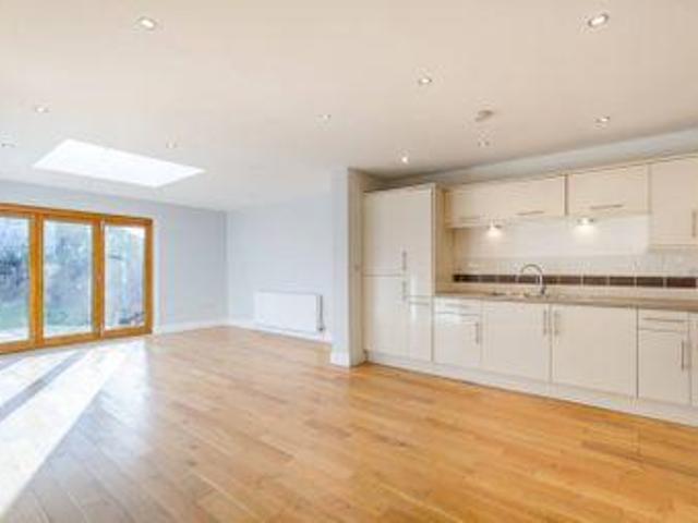 3 Bedrooms for rent in All Souls Avenue, Brondesbury NW10