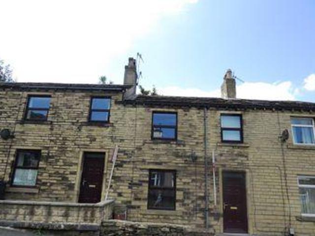 3 Bedrooms for rent in Almondbury Bank, Moldgreen, Huddersfield HD5