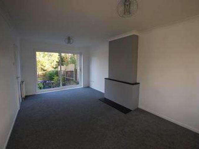 3 Bedrooms for rent in Alton Close, Bexley, Kent DA5