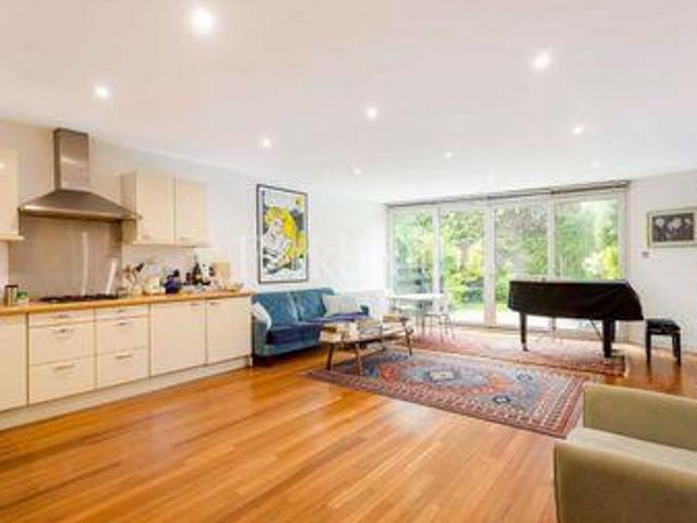 3 Bedrooms for rent in Arkwright Road, Hampstead, London NW3