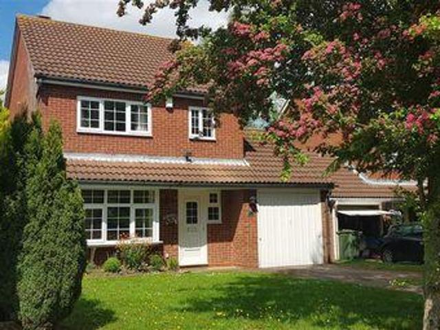 3 Bedrooms for rent in Barnfield Drive, Solihull, West Midlands B92