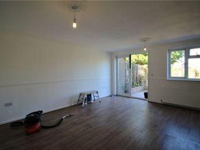 3 Bedrooms for rent in Barth Road, London SE18