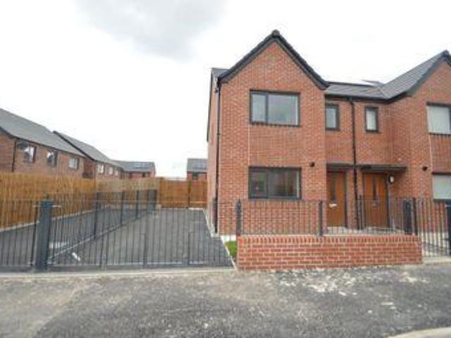 3 Bedrooms for rent in Beastow Road, Manchester M12
