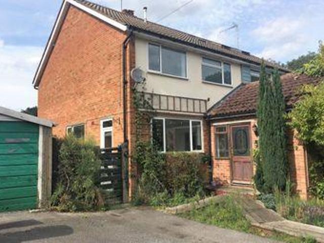 3 Bedrooms for rent in Beaufort Road, Church Crookham, Fleet GU52