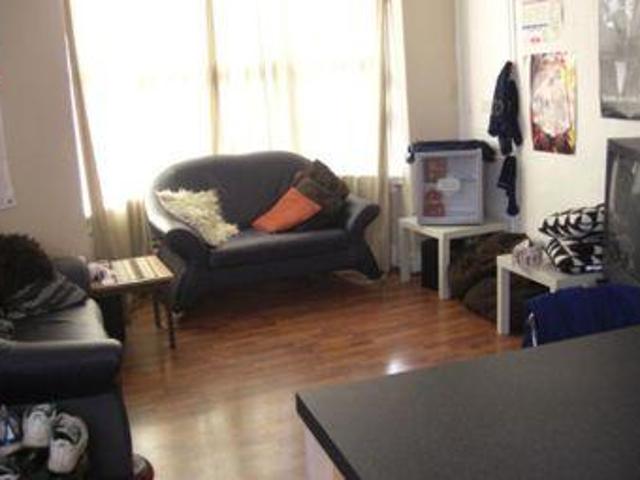 3 Bedrooms for rent in Beechwood Row, Burley, Leeds LS4
