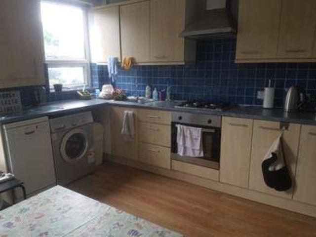 3 Bedrooms for rent in Belle Vue Road, Hyde Park, Leeds LS3