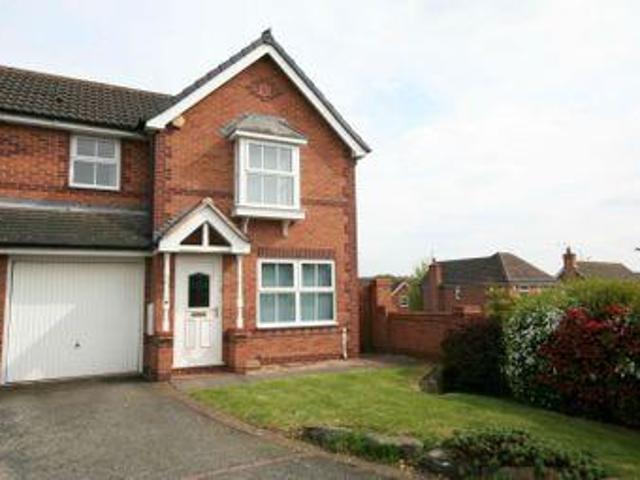 3 Bedrooms for rent in Calder Close, Droitwich, Worcester WR9