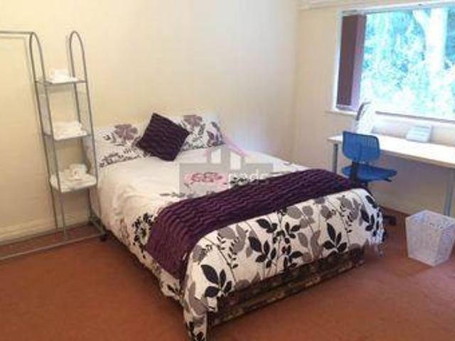 3 Bedrooms for rent in Castle Way, Salford, Manchester M6