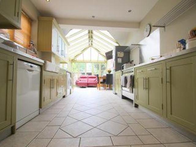 3 Bedrooms for rent in Catherine Road, Gidea Park RM2
