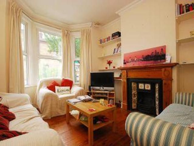 3 Bedrooms for rent in Caxton Road, Wimbledon SW19