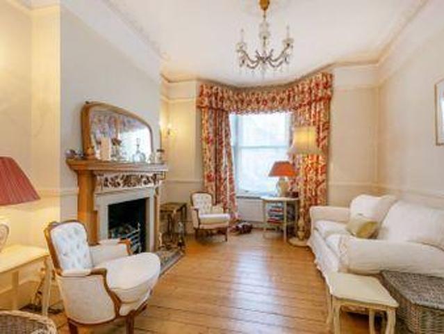 3 Bedrooms for rent in Chatto Road, Between The Commons SW11