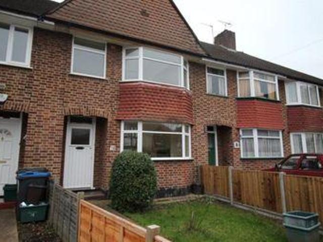 3 Bedrooms for rent in Chatsworth Gardens, New Malden KT3