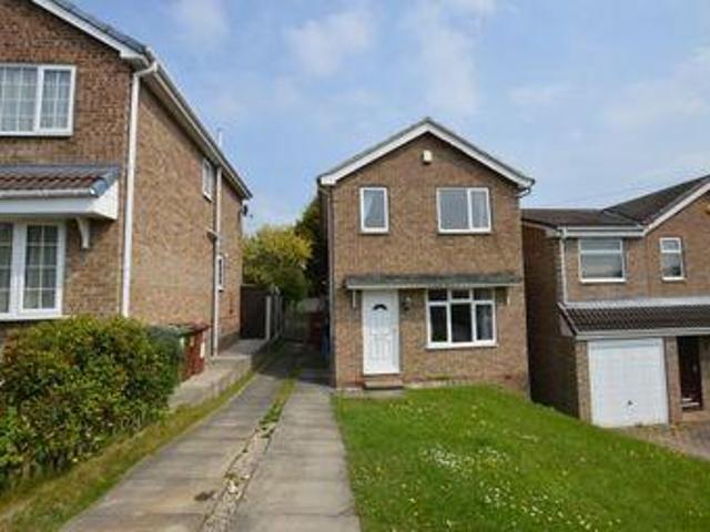 3 Bedrooms for rent in Chaucer Avenue, Wakefield WF3