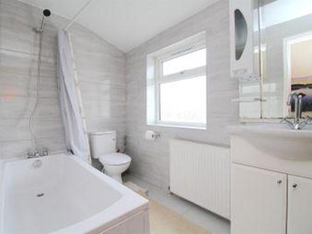 3 Bedrooms for rent in Church Street, London N9