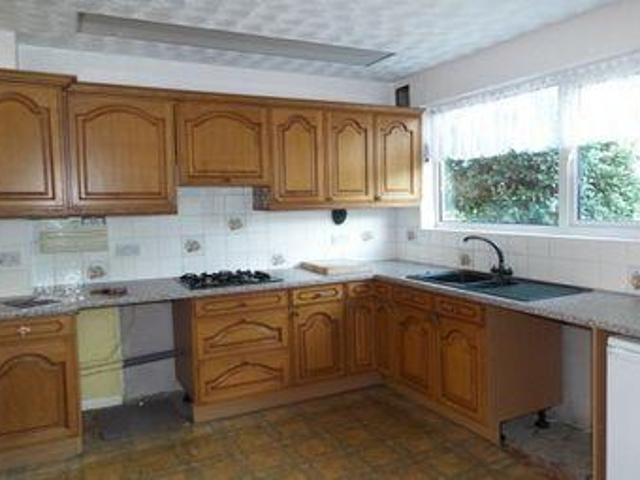 3 Bedrooms for rent in Clifton Road, Ilford IG2