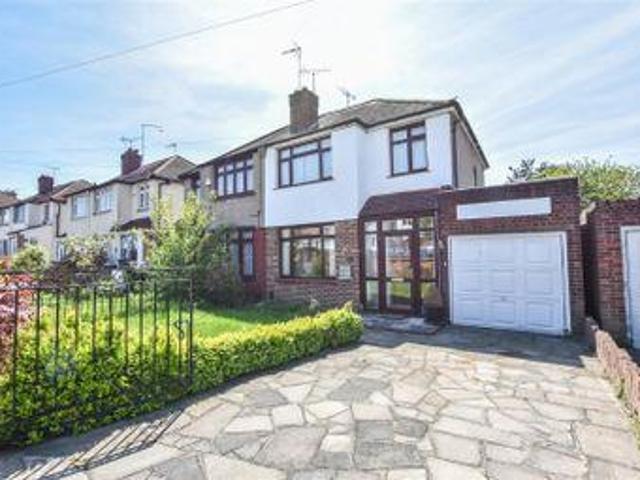3 Bedrooms for rent in Duncroft, London SE18